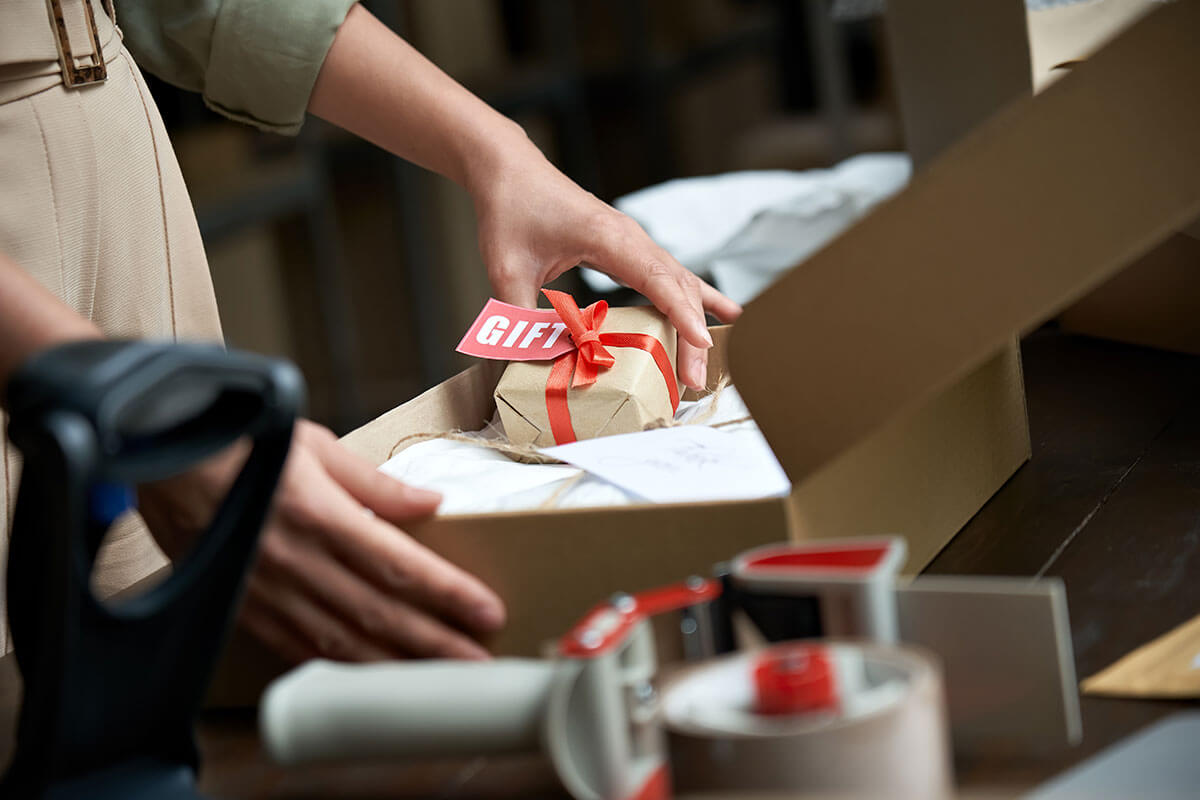 Definitive guide of How to Pack and Ship Gift Boxes